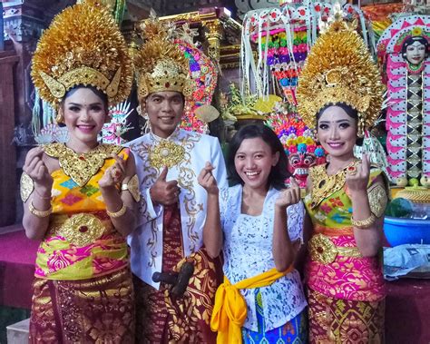 Penting Pakaian Adat Bali