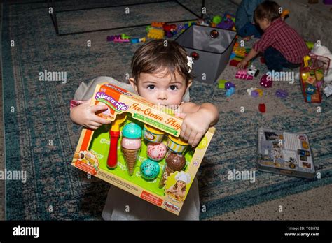 Mädchen 18 Jahre Alt Fotos Und Bildmaterial In Hoher Auflösung Alamy