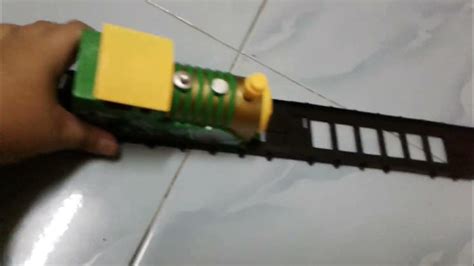 我怀疑这个火车是故意跟我作对的。 Youtube