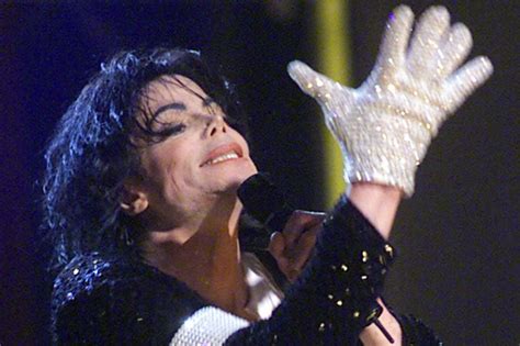 Michael Jackson Voici Pourquoi Le Roi De La Pop S Tait Fait Blanchir