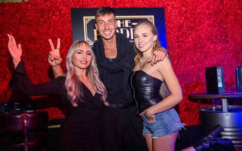 Neuss Laura Und Jonny Laden Zum Meet Greet Im The Hidden