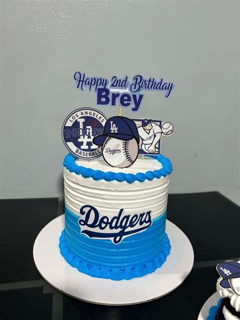 Pin By Riena Montales Magboo On Dodgers Mens Cake Dodgers Cake Man