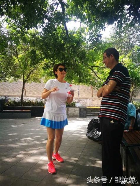44歲袁立近照，衰老得讓人心疼，二婚遠嫁國外，至今無子！ 每日頭條