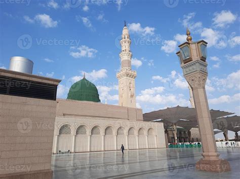 Beautiful Daytime View Of Prophet S Mosque Masjid Al Nabawi Medina