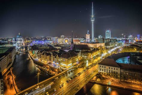 德國柏林景點：柏林電視塔（photo By Stefan Widua On Unsplash 旅遊咖幫你實現夢想旅行