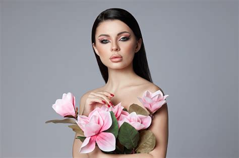 Potret Prosedur Kosmetik Wanita Ideal Perawatan Kulit Wajah Efek