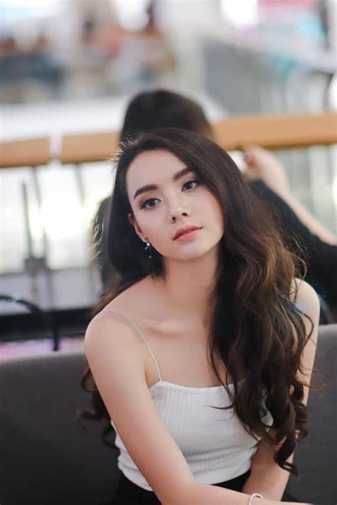 ปักพินในบอร์ด Beauty Makeup แฟชั่นสาวๆ ผู้หญิงสวย นางแบบ