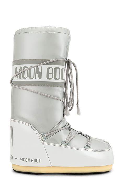 The 30 Best Waterproof Shoes for Women That Are Stylish Too | Who What Wear