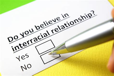 Interracial 관계에 믿 나요 예 또는 아니요 0명에 대한 스톡 사진 및 기타 이미지 0명 교육 다양 Istock