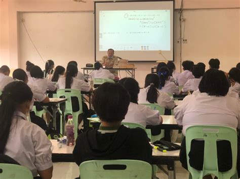 บรรยากาศการสอนเสริมหลังเลิก โรงเรียนกุมภวาปี สพม อุดรธานี