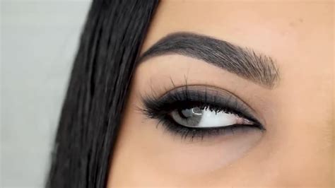 Easy SMOKEY CAT EYE Tutorial Using KOHL Lakme One News Page VIDEO