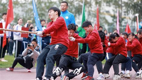 新生运动会：在青春的赛道上尽情奔跑