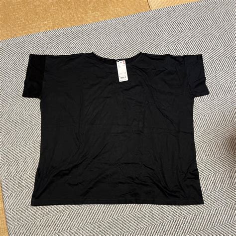 ユニクロtシャツ（半袖） メルカリ