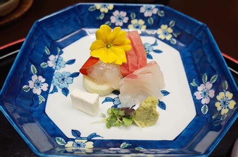 ホテル花水木のお部屋食の夕食メニュー本館の食事内容を紹介 家族旅行宿泊記