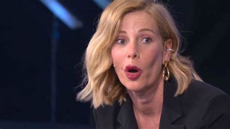 Alessia Marcuzzi con caschetto nero e corto l avete mai vista così