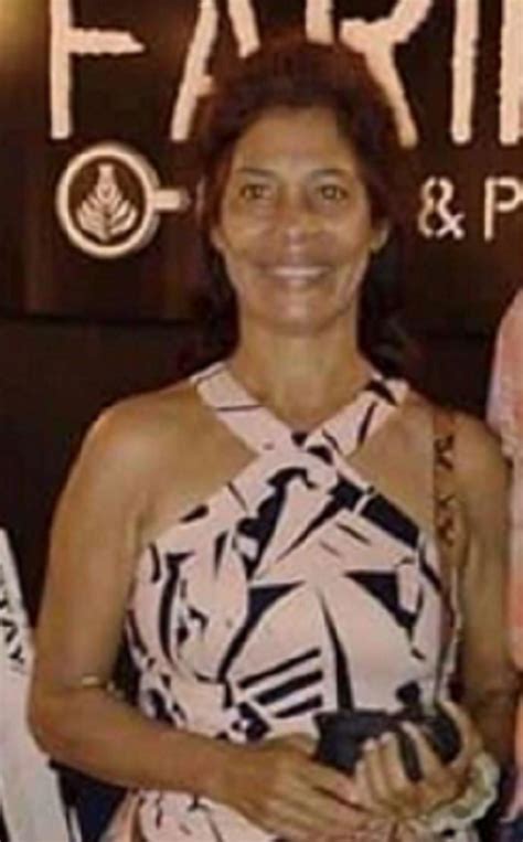 Notícias IMAGENS FORTES Mulher é encontrada degolada em seu próprio