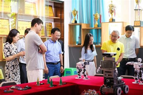 领航学校发展：董事长彭鸿斌博士莅临合川校区指导工作 重庆移通学院 远景学院