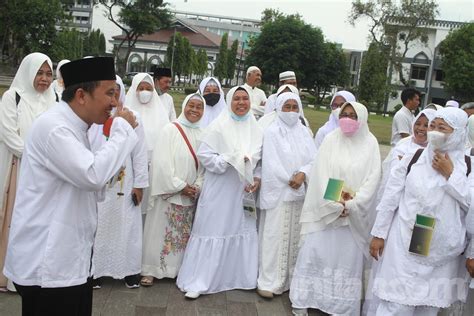 Foto Latihan Manasik Haji Di Asrama Haji Pondok Gede