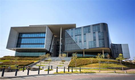Arriba 62 Imagen Modern Office Design Exterior Abzlocal Mx