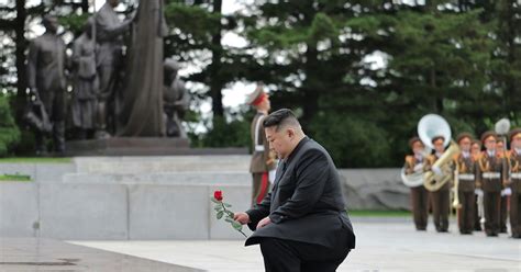 김정은 전승절 전사자 묘·우의탑 헌화…곳곳 축하 행사도[데일리 북한]
