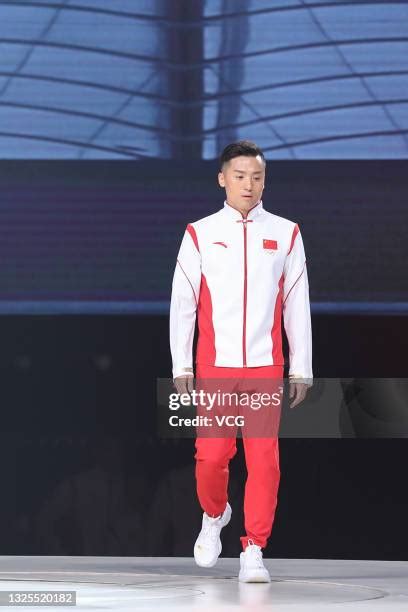 Dong Dong Trampoline Photos And Premium High Res Pictures Getty Images