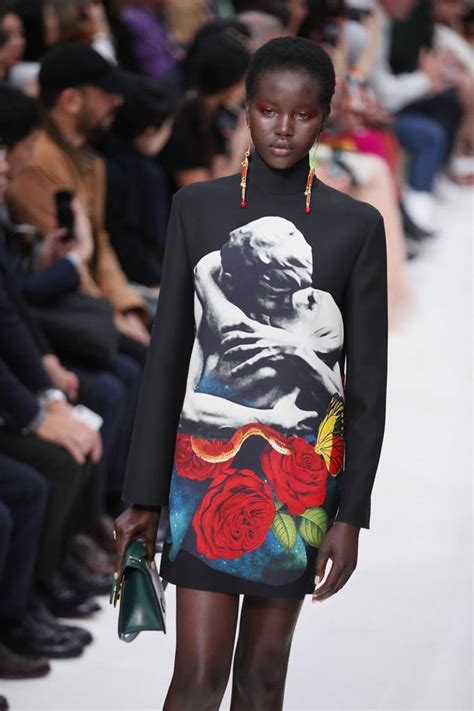 패션엔 리뷰 로맨틱 러브 어페어 2019 가을겨울 발렌티노 컬렉션