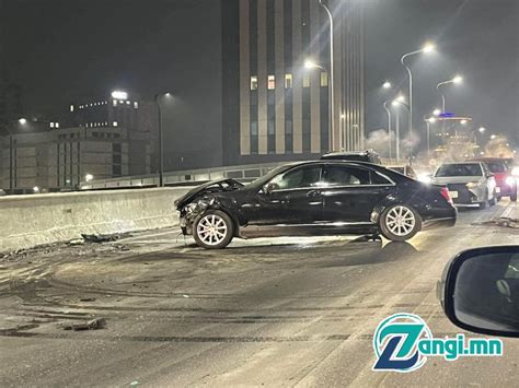 Zangi Mn ЦЕГ Олимпын гүүрэн дээр хоёр машин мөргөлдсөн ослыг шалгаж байгаа