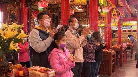 宮廟解封恢復實體活動 松山慈祐宮湧點光明燈人潮｜四季線上4gtv