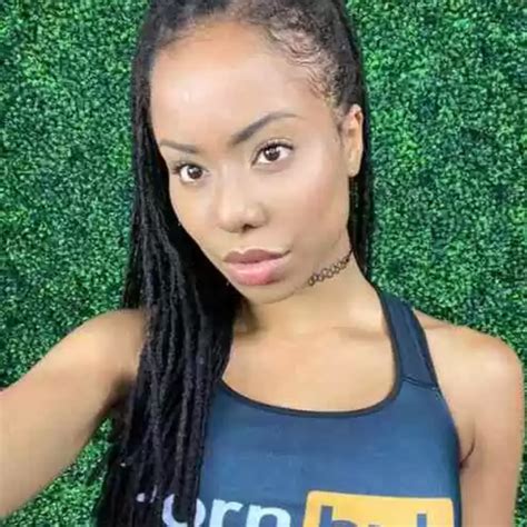 Kira Noir Age Height Weight Career Net Worth And More Legends Bio World