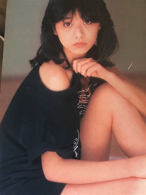 Yahooオークション 白石まるみさん当時物雑誌グラビア写真集等切