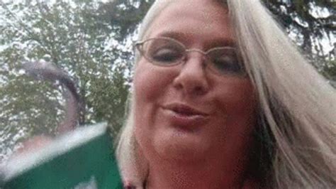 10092009 Arinda Smokes Kool Super Long 36 Arindas Fetish Clips