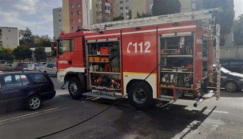 FOTO INCENDIU într un bloc de pe strada Bucegi din Cluj Napoca În