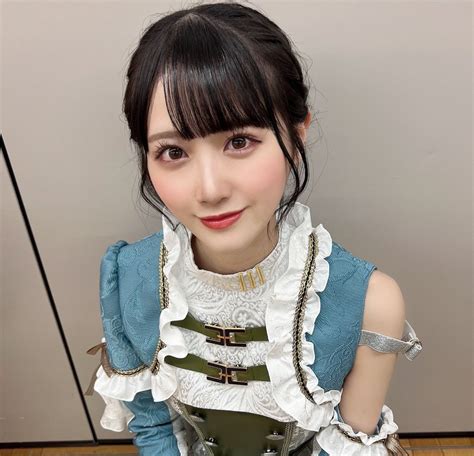 くまねパパ on Twitter 今日は舞ちゃん風のまとめ髪に挑戦 しかし満足してないようなのでこれは直接聞くしか でも十分に似合っ