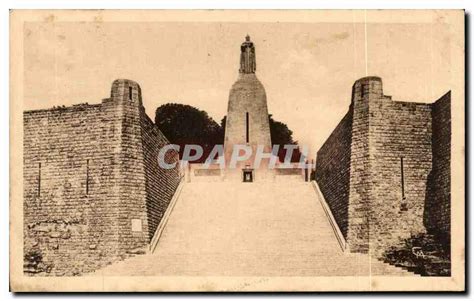 Carte Postale Ancienne Verdun Rue Mazel Monument A La Victoire Etaux
