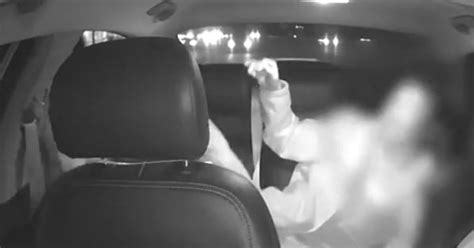 달리던 택시 문 열더니 발길질기사까지 폭행한 만취 승객