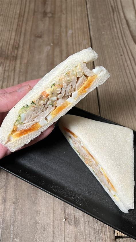 Katsu コンビニダイエット研究 On Twitter かなりの衝撃なんだがセブン「チキンブロッコリーサンド」最近はタンパク質摂れる