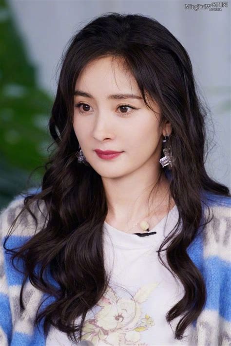 少女感十足的女星杨幂大腿细长上围圆润太顶了（1011） 图片 名腿网
