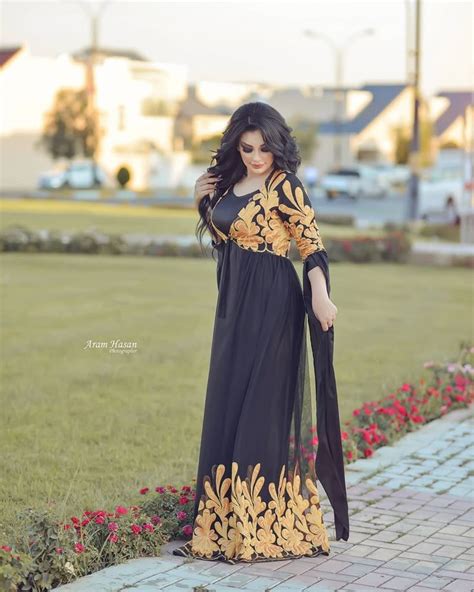 Épinglé Par Hanash Dantela Sur زي كردي Style Caftan Robe Caftan