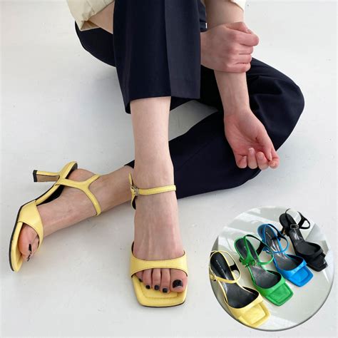 라텍스쿠션 스퀘어 발목 스트랩 샌들 미들힐 5cm