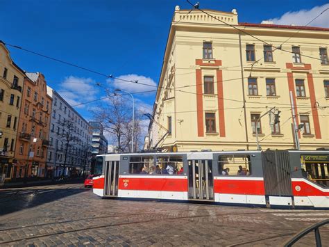 How Can Sustainable Architecture Address Urban Heat Islands