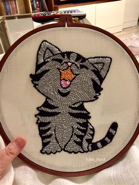 Punch Needle Cute Cat 2024 Kırlentler Elişi Fikirleri Nakış Desenleri