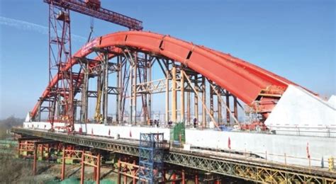 兰合铁路尕张家特大立交桥系杆拱桥合龙施工钢管混凝土