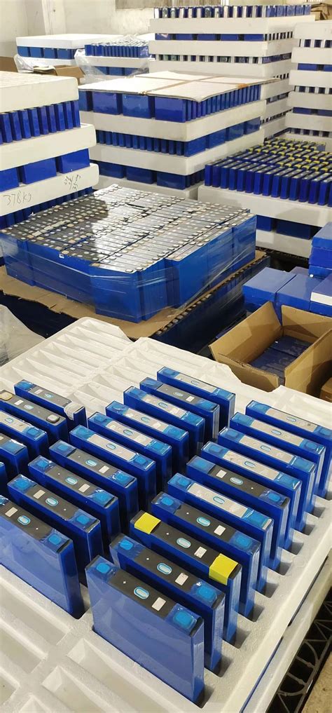 锂电池批发零售，仓库储备大量现货，货物齐全，卫生干净整洁，有严格的管理体系！ 电池社区