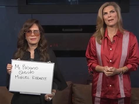Yolanda Andrade No Puede Hablar Y Se Comunica Con Un Pizarrón Fans Se