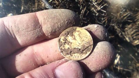 A FANTASTIC GOLD COIN DUG UP METAL DETECTING YouTube