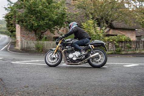 Reviewed Norton Commando 961 Cr And Sp