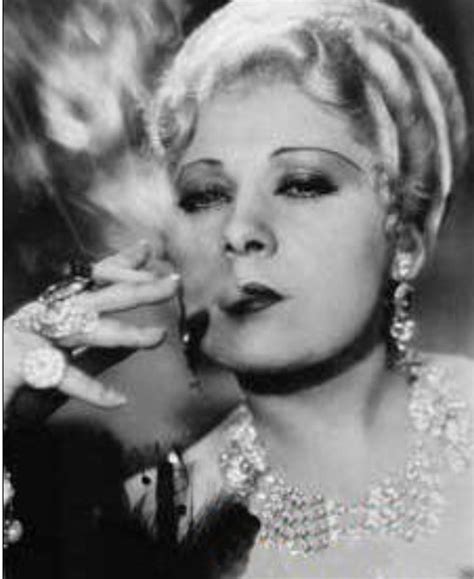 梅·韦斯特图册360百科