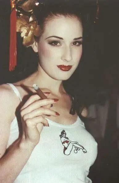 1990s Dita Scrolller