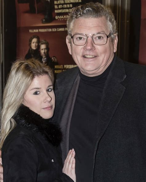 Dan Ekborg Har Hittat Kärleken I 36 år Yngre Lovisa Jättelycklig