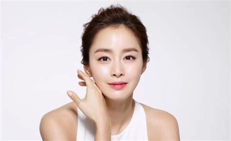 Mỹ Nhân Không Tuổi Kim Tae Hee Bật Mí 6 Bí Quyết Bảo Dưỡng Nhan Sắc ở